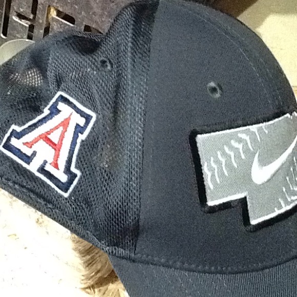 Nike | Accessories | Nwot U Of Arizona College World Series Unisex Cap ...